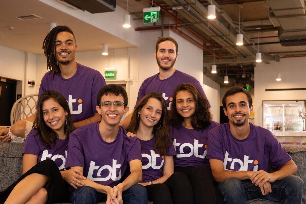 Conheça a Toti, que ensina programação para que refugiados possam ...