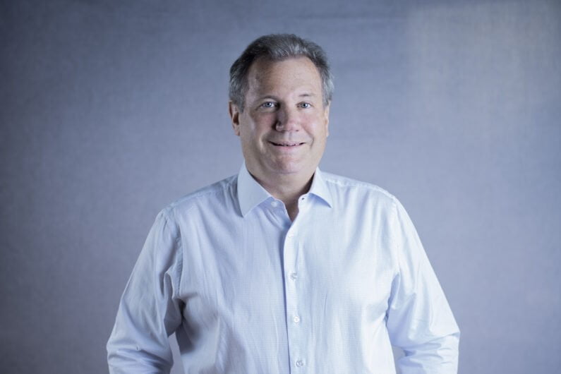 Ele foi executivo em grandes corporações, mergulhou no mundo das ...